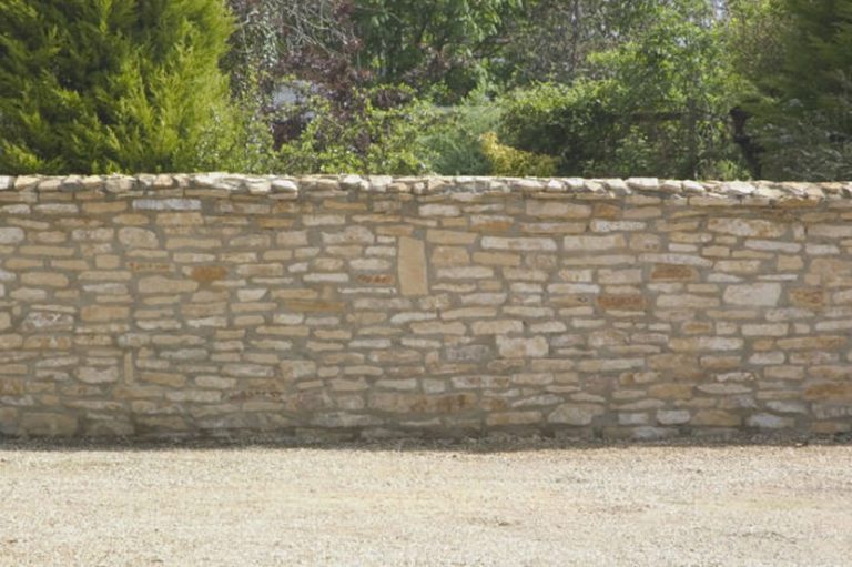 How to Build a Dry Stone Wall - Stoneworld