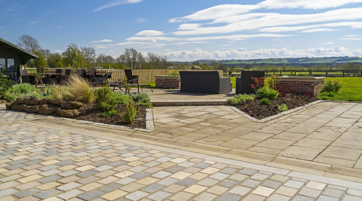 Portuguese Cropped Granite Setts - Stoneworld Oxfordshire