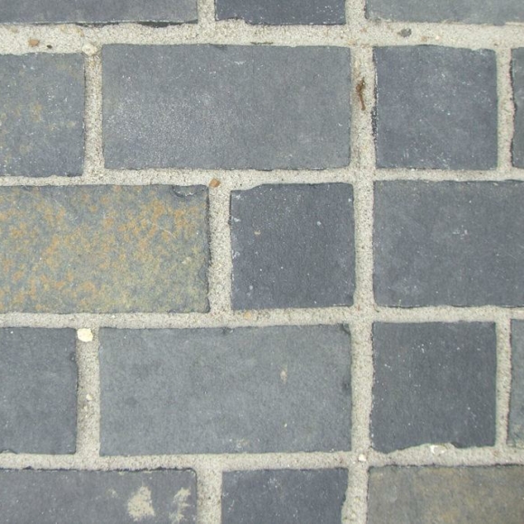 Black Limestone Setts | Cobble Tumbled Setts | Stoneworld