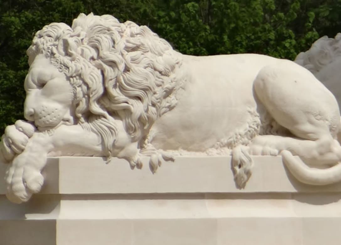 Stone Lion - Stoneworld Oxfordshire