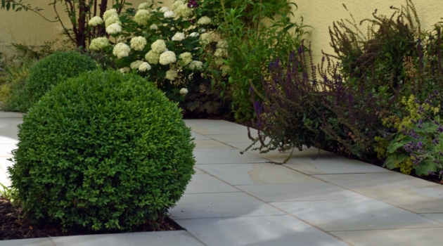 Pemberley British Pennant Sandstone Paving | Stoneworld - Oxford