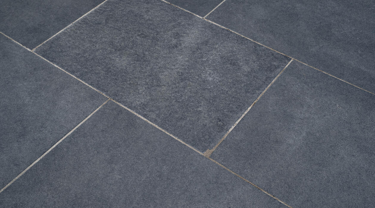 Black Limestone Sawn Edge Paving | Stoneworld