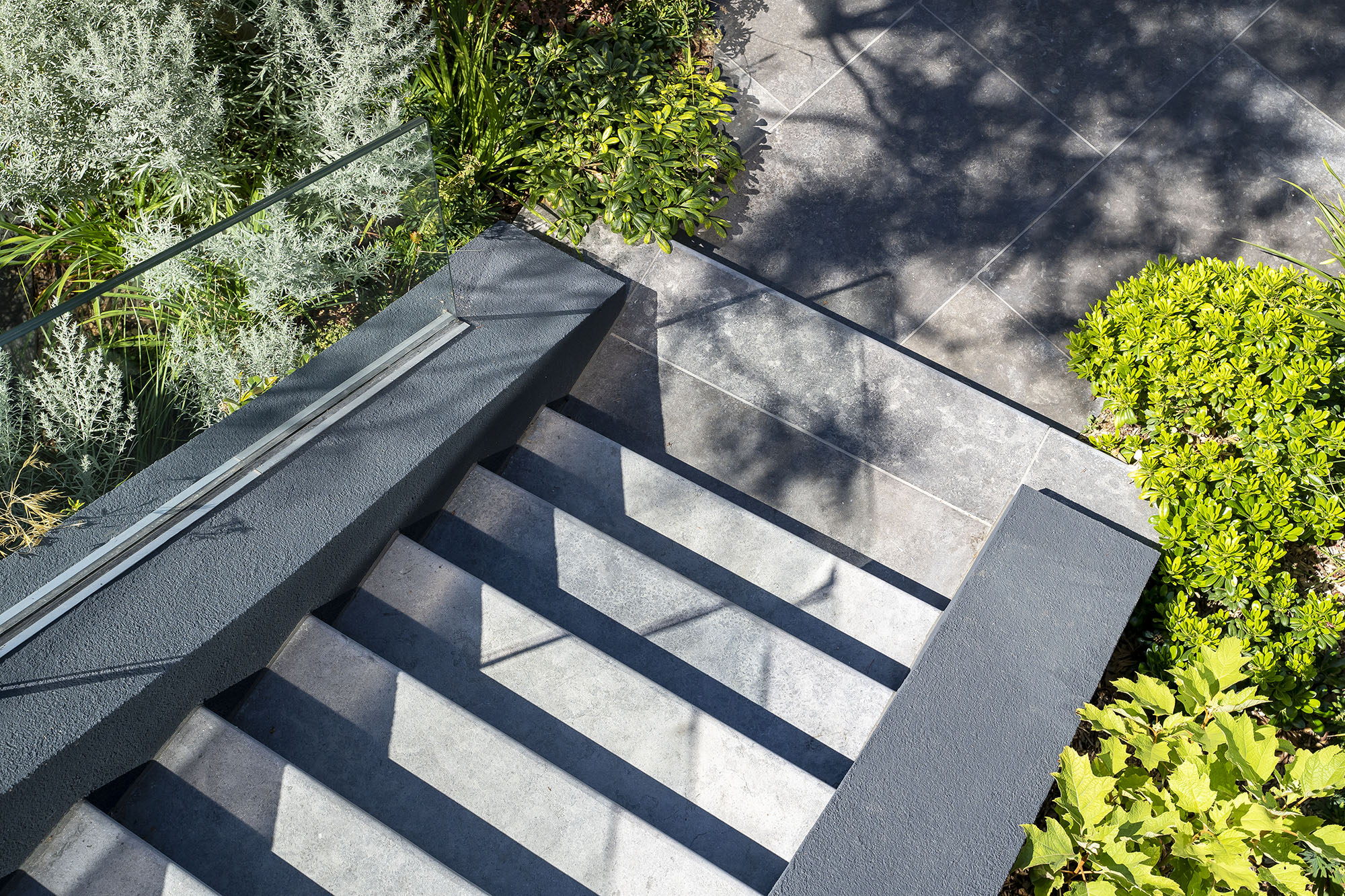 Are stone steps slippery? - Stoneworld