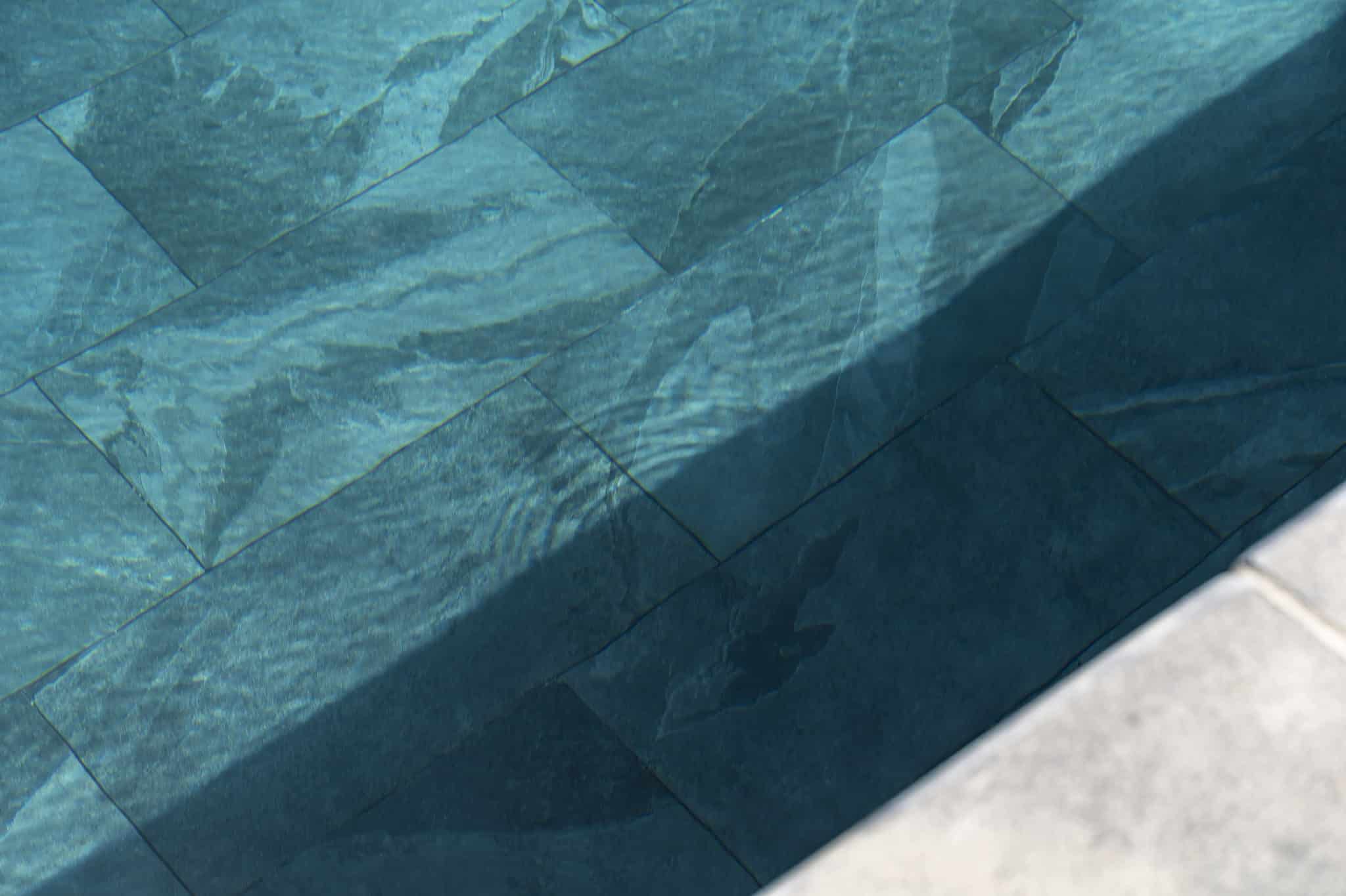 Lining tiles - a natural stone look - Stoneworld