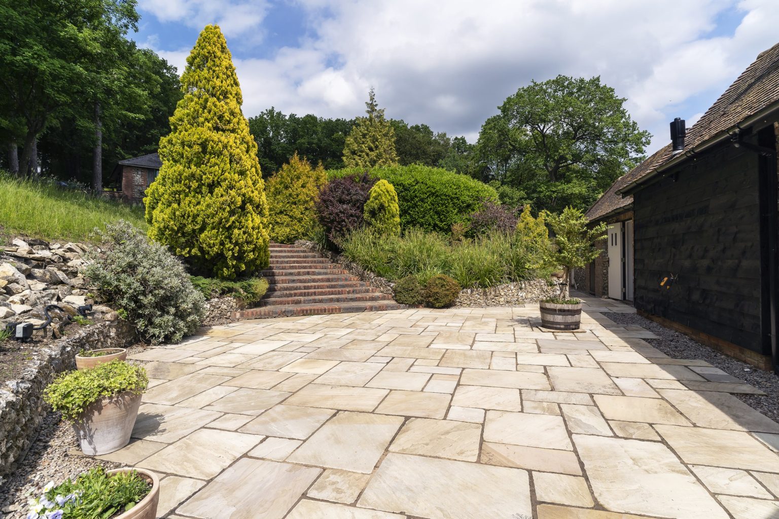 A countryside delight with mixed materials - Stoneworld Oxfordshire