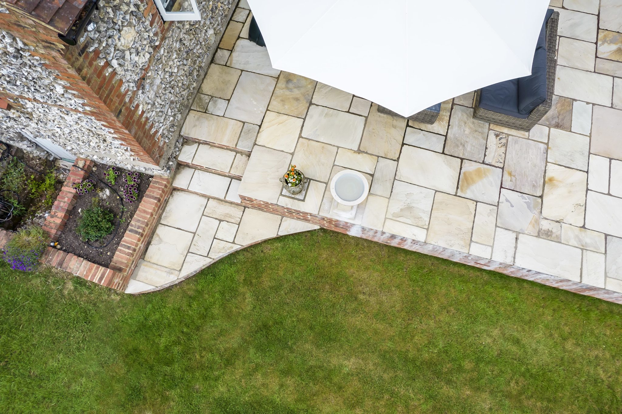 A countryside delight with mixed materials - Stoneworld Oxfordshire