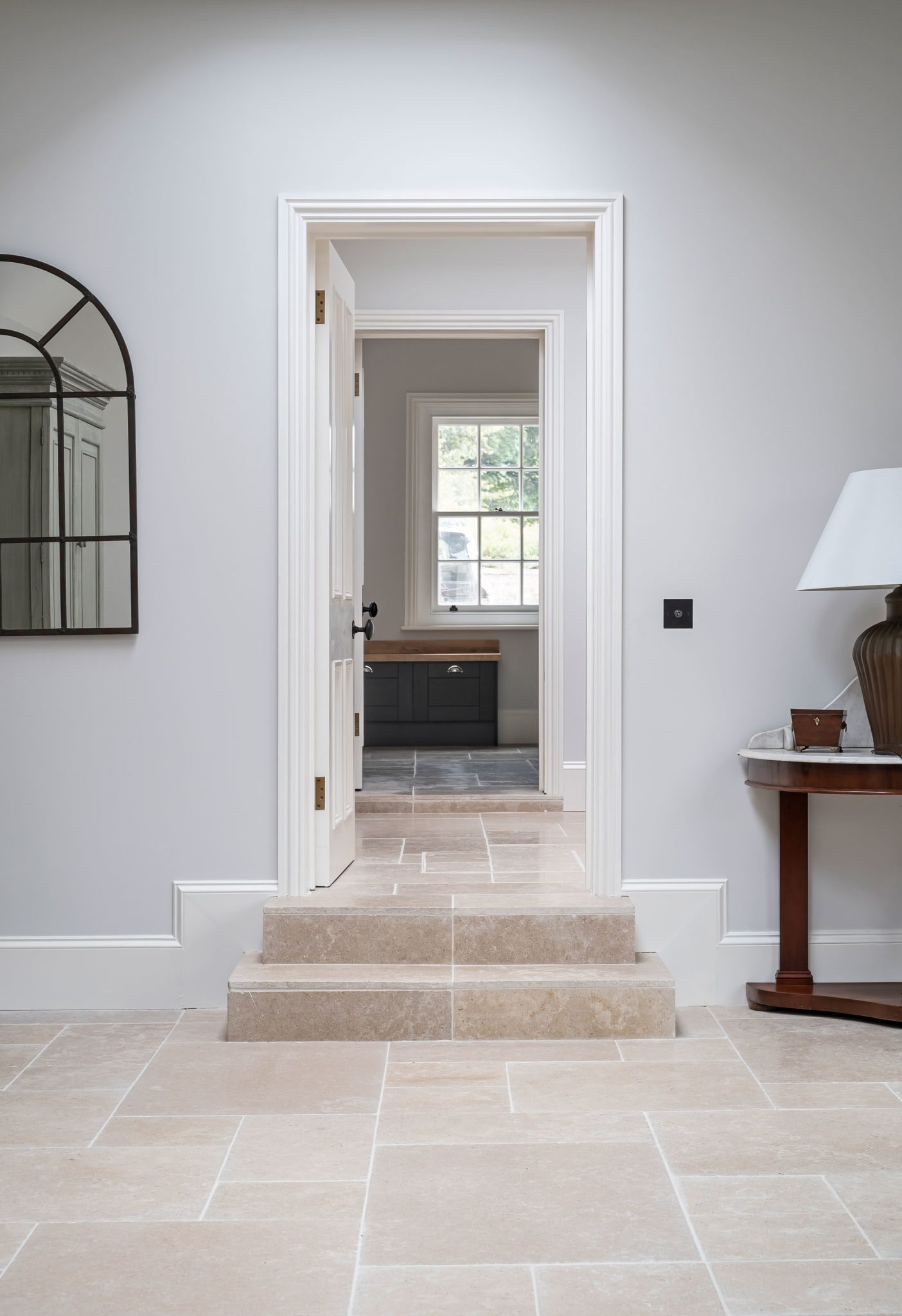 La Roche: The floor is yours - Stoneworld Stoneworld Oxfordshire