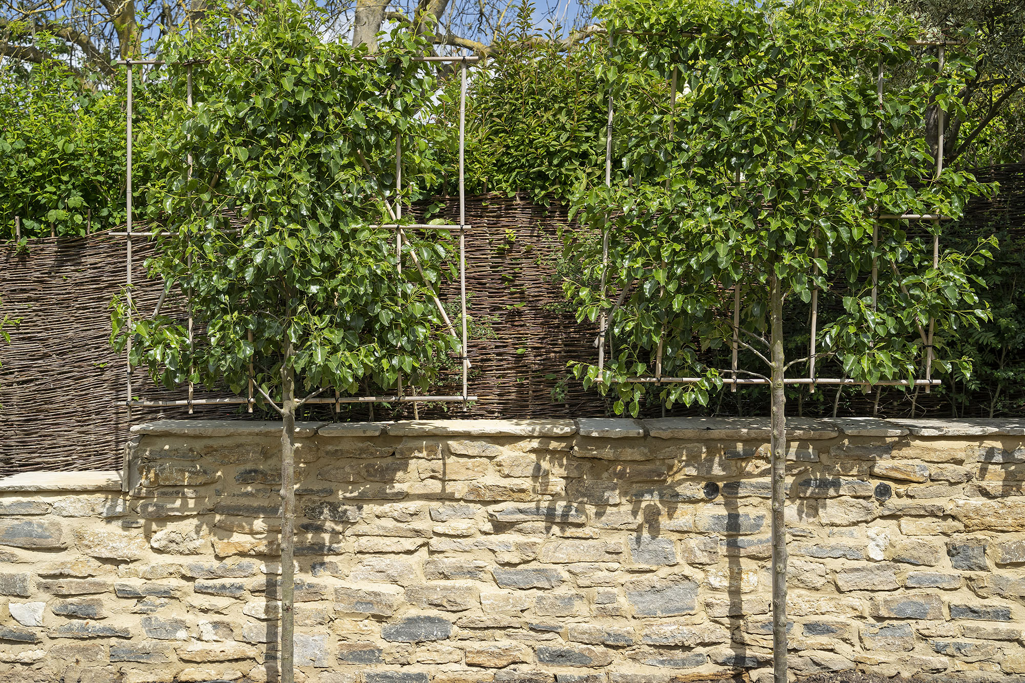 How to Build a Dry Stone Wall - Stoneworld