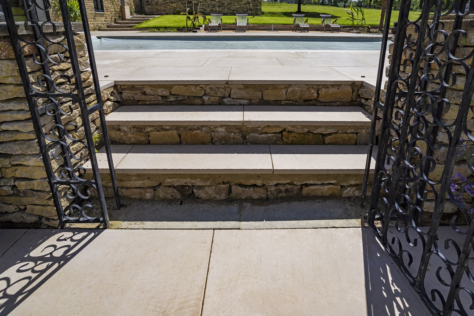 Moleanos Sablino Pool Project: Transforming Outdoor Spaces with Elegant Limestone - Stoneworld