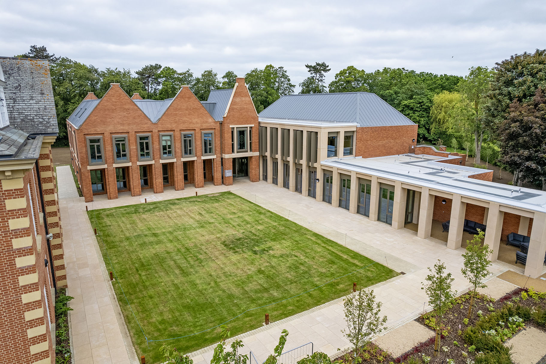 La Roche Pearl New Build