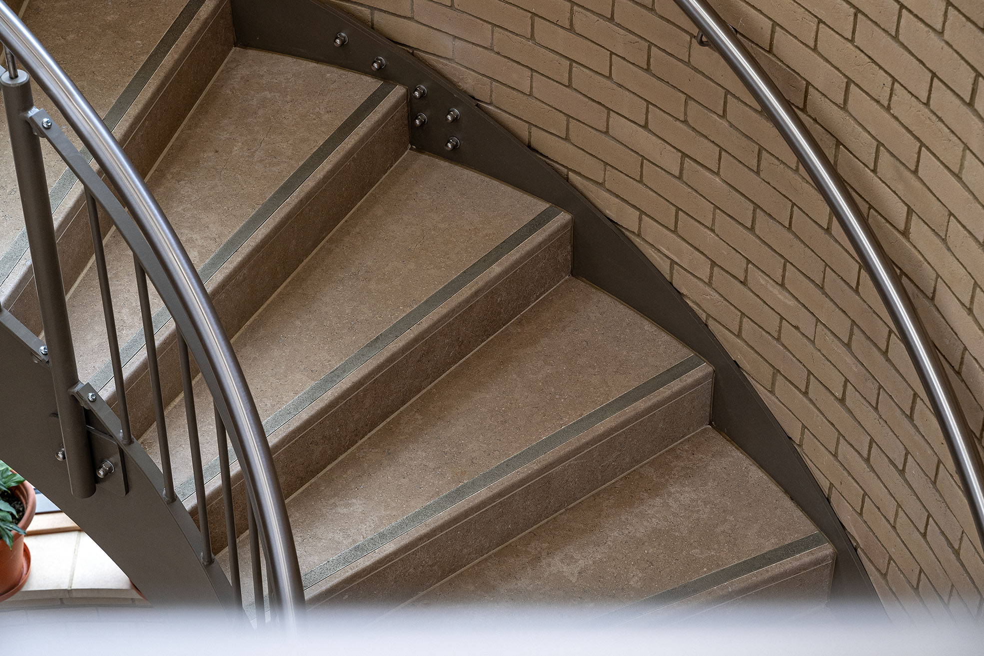 How to use coping stones in your home or garden | Stoneworld