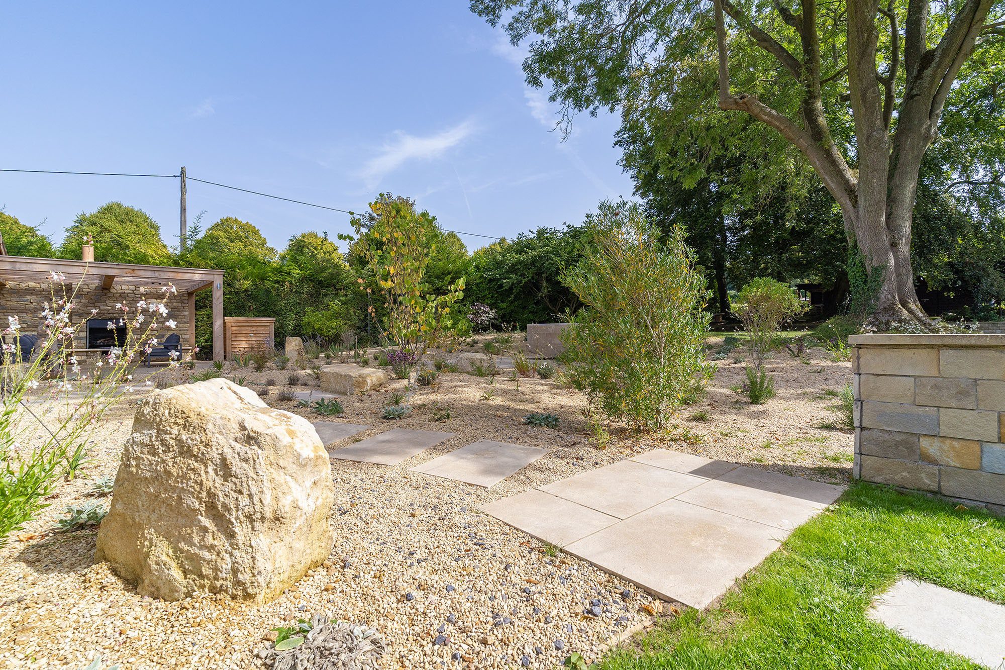 Enhance Your Landscape with Aggregates & Boulders - Stoneworld
