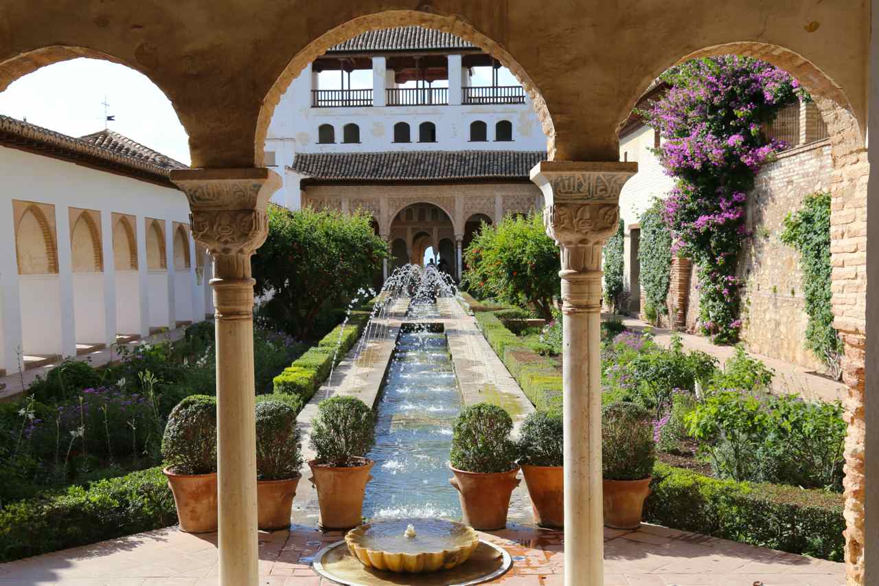 How to Build a Garden Rill Like a Pro - Stoneworld